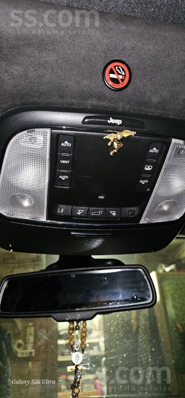 Melns Jeep Grand Cherokee 2014 Ogre, ar dzinēja tilpumu 3.00 L un nobraukumu 219 tūkst. km par 12000 €, foto 8 vietnē AUTOMOTO.COM.LV