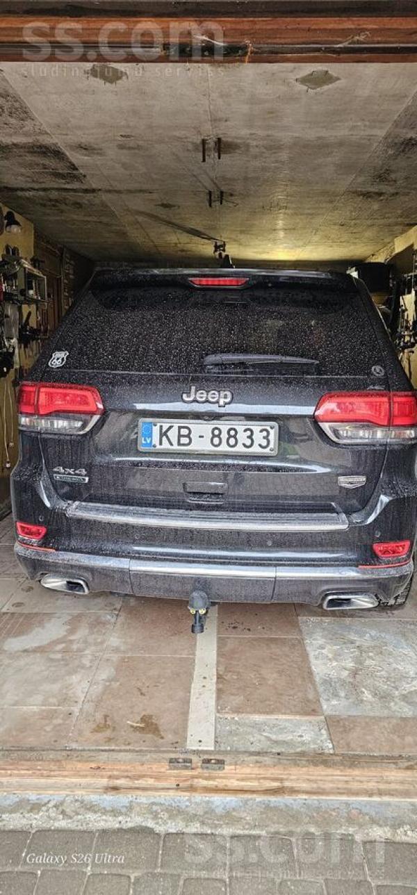 Melns Jeep Grand Cherokee 2014 Ogre, ar dzinēja tilpumu 3.00 L un nobraukumu 219 tūkst. km par 12000 €, foto 9 vietnē AUTOMOTO.COM.LV