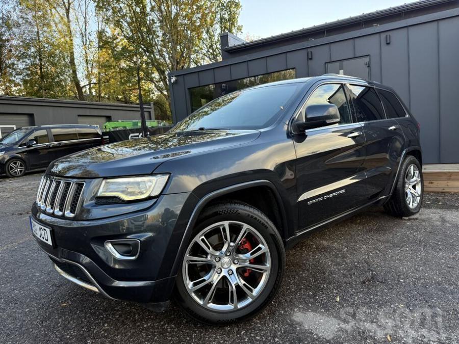 Black Jeep Grand Cherokee 2014 in Tallinn, with an engine capacity of 3.00 L and mileage of 226 thousand km for 13200 €, photo 5 on AUTOMOTO.COM.LV