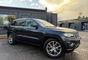Black Jeep Grand Cherokee 2014 in Tallinn, with an engine capacity of 3.00 L and mileage of 226 thousand km for 13200 €, photo 7 on AUTOMOTO.COM.LV