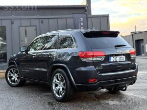Black Jeep Grand Cherokee 2014 in Tallinn, with an engine capacity of 3.00 L and mileage of 226 thousand km for 13200 €, photo 15 on AUTOMOTO.COM.LV
