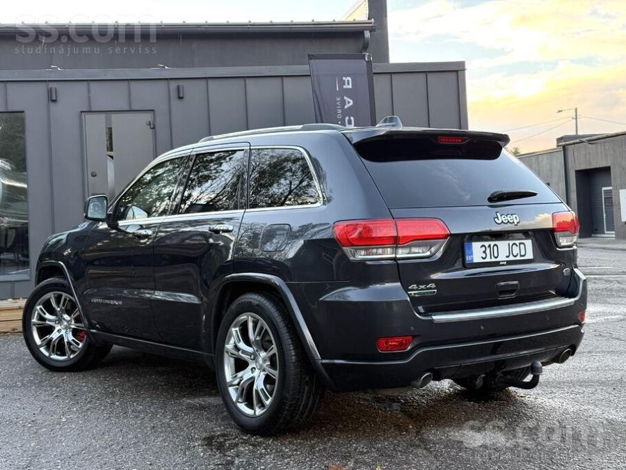 Black Jeep Grand Cherokee 2014 in Tallinn, with an engine capacity of 3.00 L and mileage of 226 thousand km for 13200 €, photo 15 on AUTOMOTO.COM.LV