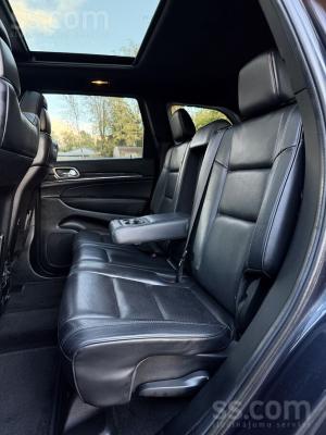 Black Jeep Grand Cherokee 2014 in Tallinn, with an engine capacity of 3.00 L and mileage of 226 thousand km for 13200 €, photo 17 on AUTOMOTO.COM.LV