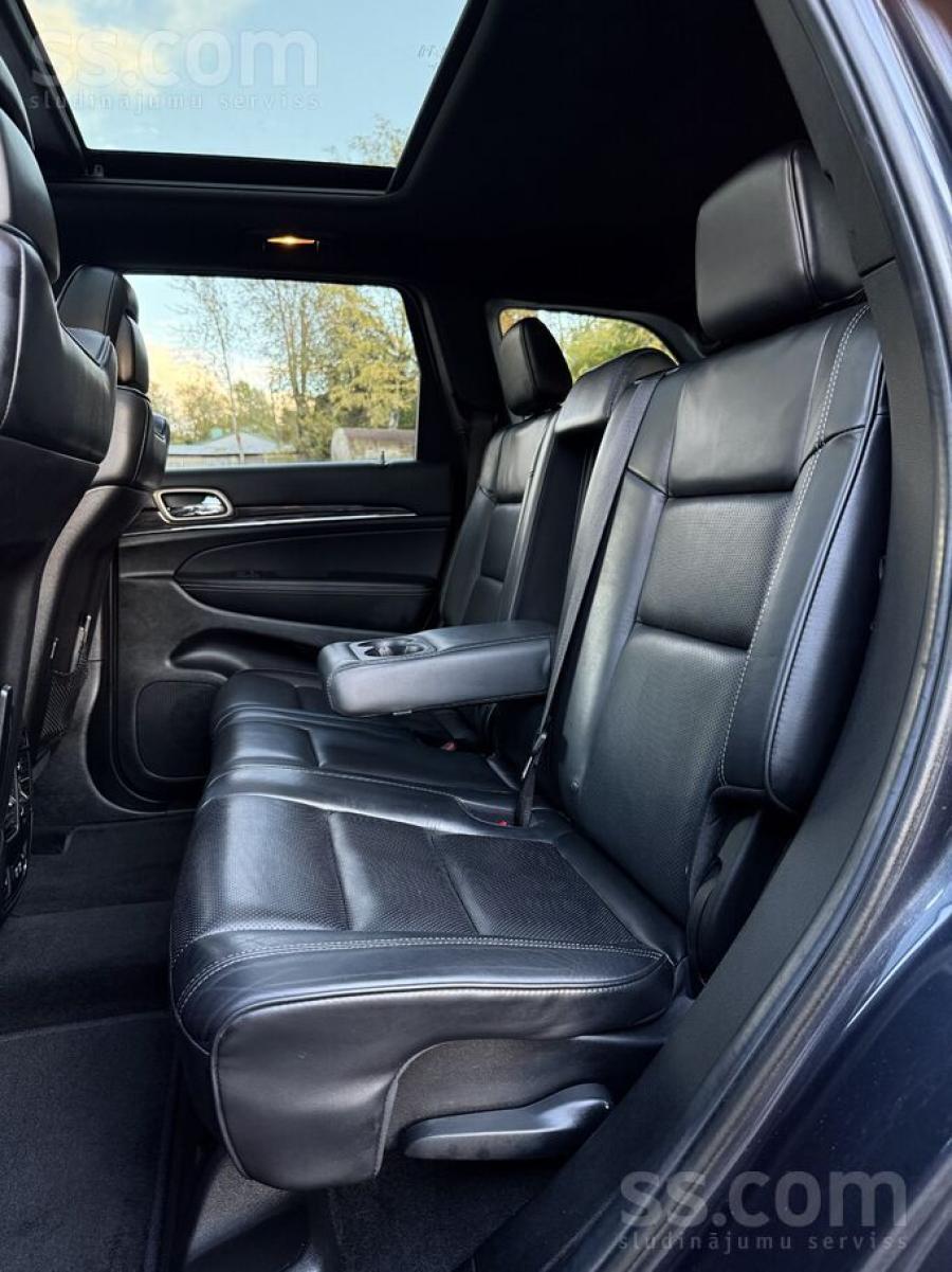 Black Jeep Grand Cherokee 2014 in Tallinn, with an engine capacity of 3.00 L and mileage of 226 thousand km for 13200 €, photo 17 on AUTOMOTO.COM.LV