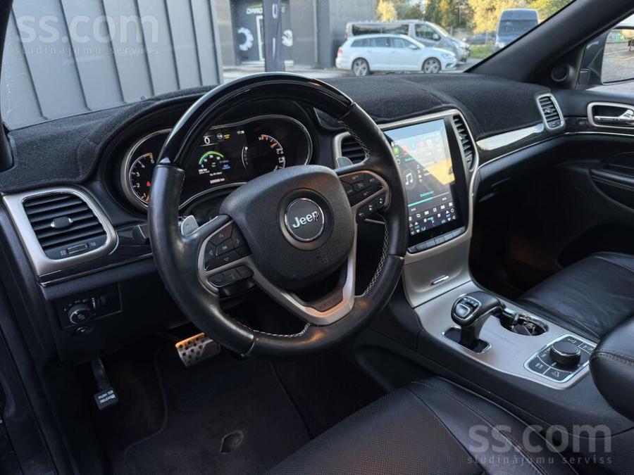 Black Jeep Grand Cherokee 2014 in Tallinn, with an engine capacity of 3.00 L and mileage of 226 thousand km for 13200 €, photo 21 on AUTOMOTO.COM.LV