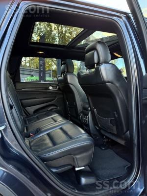 Black Jeep Grand Cherokee 2014 in Tallinn, with an engine capacity of 3.00 L and mileage of 226 thousand km for 13200 €, photo 28 on AUTOMOTO.COM.LV