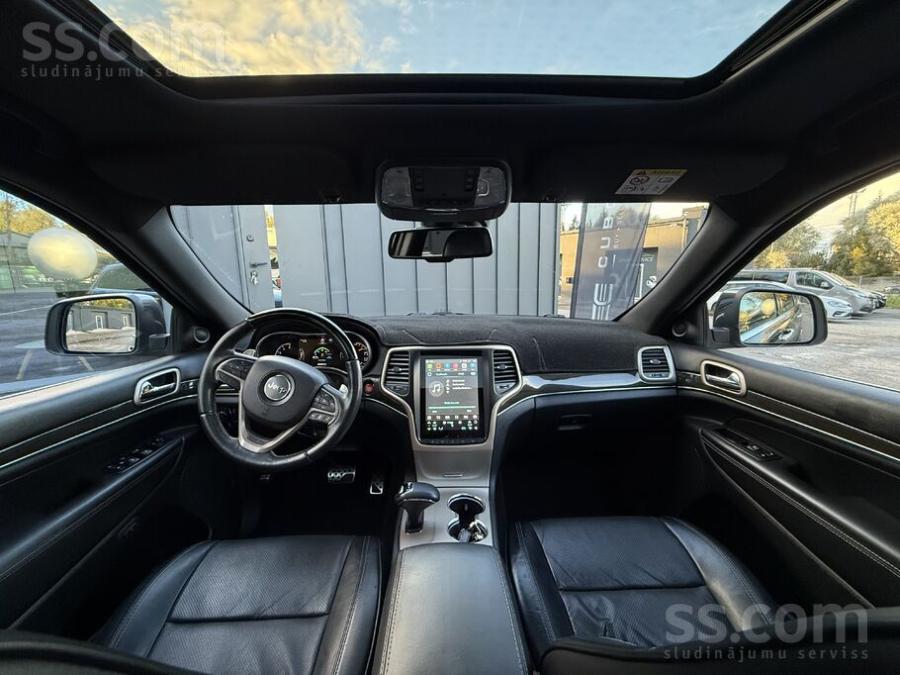 Black Jeep Grand Cherokee 2014 in Tallinn, with an engine capacity of 3.00 L and mileage of 226 thousand km for 13200 €, photo 29 on AUTOMOTO.COM.LV