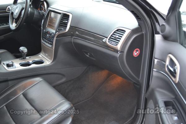 Melns Jeep Grand Cherokee 2015 Pērnava, ar dzinēja tilpumu 3.00 L un nobraukumu 215 tūkst. km par 15000 €, foto 8 vietnē AUTOMOTO.COM.LV