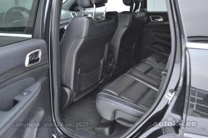 Black Jeep Grand Cherokee 2015 in Parnu, with an engine capacity of 3.00 L and mileage of 215 thousand km for 15000 €, photo 9 on AUTOMOTO.COM.LV