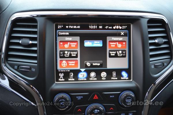 Black Jeep Grand Cherokee 2015 in Parnu, with an engine capacity of 3.00 L and mileage of 215 thousand km for 15000 €, photo 11 on AUTOMOTO.COM.LV