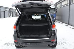 Black Jeep Grand Cherokee 2015 in Parnu, with an engine capacity of 3.00 L and mileage of 215 thousand km for 15000 €, photo 12 on AUTOMOTO.COM.LV