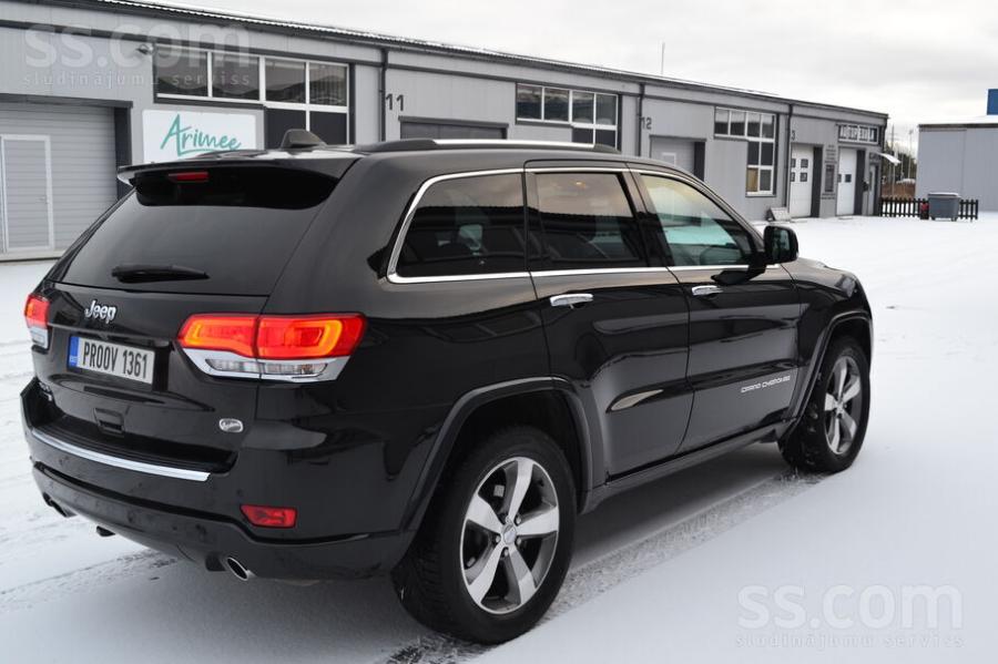 Black Jeep Grand Cherokee 2015 in Tallinn, with an engine capacity of 3.00 L and mileage of 215 thousand km for 15500 €, photo 4 on AUTOMOTO.COM.LV