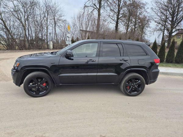 Melns Jeep Grand Cherokee 2015 Šauļi, ar dzinēja tilpumu 3.60 L un nobraukumu 264 tūkst. km par 13500 €, foto 3 vietnē AUTOMOTO.COM.LV