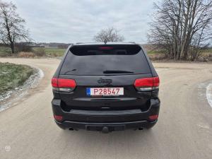 Black Jeep Grand Cherokee 2015 in Siauliai, with an engine capacity of 3.60 L and mileage of 264 thousand km for 13500 €, photo 9 on AUTOMOTO.COM.LV