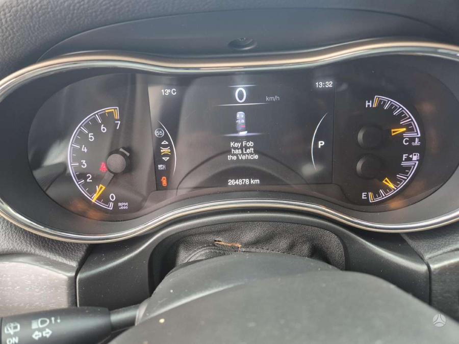 Black Jeep Grand Cherokee 2015 in Siauliai, with an engine capacity of 3.60 L and mileage of 264 thousand km for 13500 €, photo 13 on AUTOMOTO.COM.LV