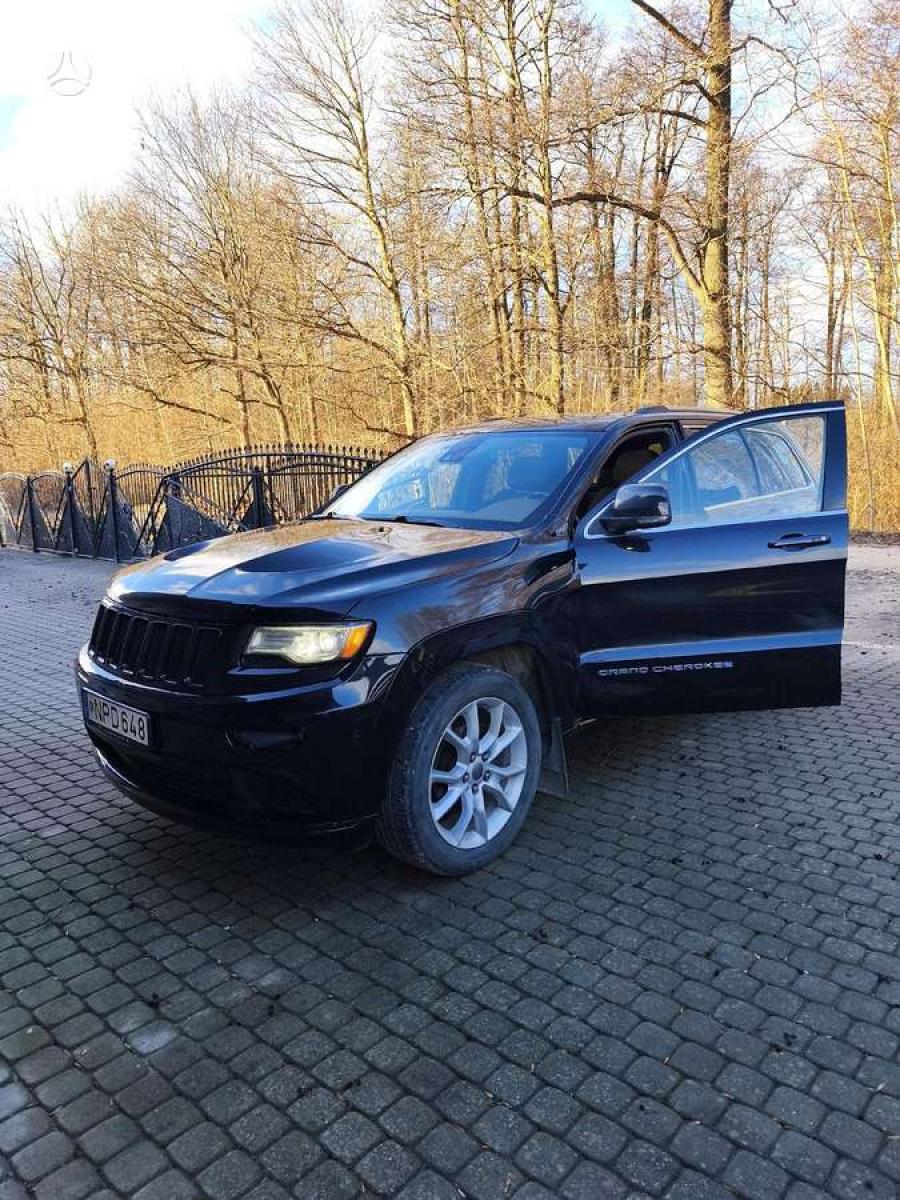 Black Jeep Grand Cherokee 2015 in Klaipeda, with an engine capacity of 3.60 L and mileage of 218 thousand km for 19500 €, photo 1 on AUTOMOTO.COM.LV