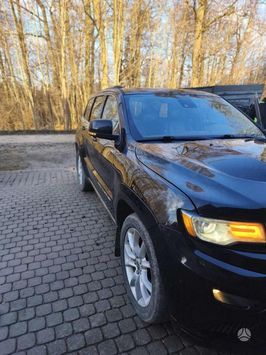 Black Jeep Grand Cherokee 2015 in Klaipeda, with an engine capacity of 3.60 L and mileage of 218 thousand km for 19500 €, photo 6 on AUTOMOTO.COM.LV