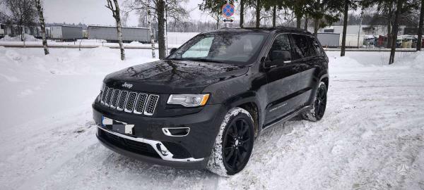 Melns Jeep Grand Cherokee 2015 Viļņa, ar dzinēja tilpumu 3.60 L un nobraukumu 96 tūkst. km par 19800 €, foto 2 vietnē AUTOMOTO.COM.LV