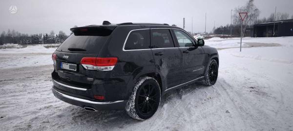 Melns Jeep Grand Cherokee 2015 Viļņa, ar dzinēja tilpumu 3.60 L un nobraukumu 96 tūkst. km par 19800 €, foto 3 vietnē AUTOMOTO.COM.LV