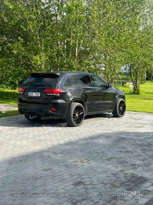 Black Jeep Grand Cherokee 2015 in Tartu, with an engine capacity of 6.40 L and mileage of 130 thousand km for 26500 €, photo 3 on AUTOMOTO.COM.LV