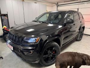 Black Jeep Grand Cherokee 2015 in Siauliai, with an engine capacity of 3.60 L and mileage of 265 thousand km for 13300 €, photo 2 on AUTOMOTO.COM.LV