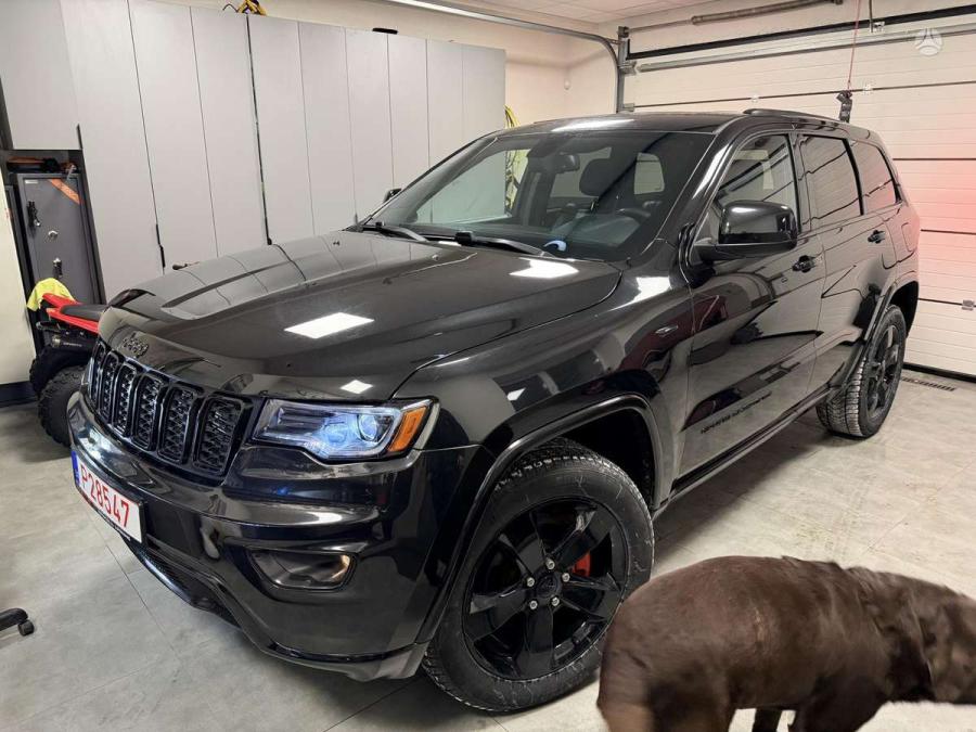 Black Jeep Grand Cherokee 2015 in Siauliai, with an engine capacity of 3.60 L and mileage of 265 thousand km for 13300 €, photo 2 on AUTOMOTO.COM.LV
