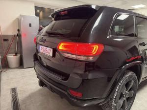 Black Jeep Grand Cherokee 2015 in Siauliai, with an engine capacity of 3.60 L and mileage of 265 thousand km for 13300 €, photo 7 on AUTOMOTO.COM.LV