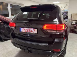 Black Jeep Grand Cherokee 2015 in Siauliai, with an engine capacity of 3.60 L and mileage of 265 thousand km for 13300 €, photo 10 on AUTOMOTO.COM.LV