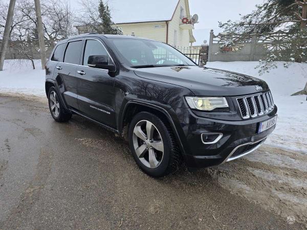 Black Jeep Grand Cherokee 2015 in Marijampole, with an engine capacity of 2.99 L and mileage of 136 thousand km for 16600 €, photo 3 on AUTOMOTO.COM.LV