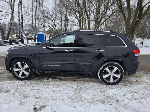 Black Jeep Grand Cherokee 2015 in Marijampole, with an engine capacity of 2.99 L and mileage of 136 thousand km for 16600 €, photo 5 on AUTOMOTO.COM.LV