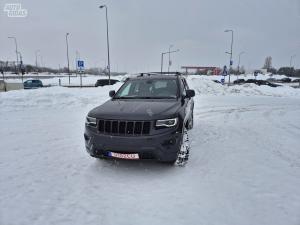 Melns Jeep Grand Cherokee 2015 Viļņa, ar dzinēja tilpumu 3.60 L un nobraukumu 309 tūkst. km par 13000 €, foto  vietnē AUTOMOTO.COM.LV