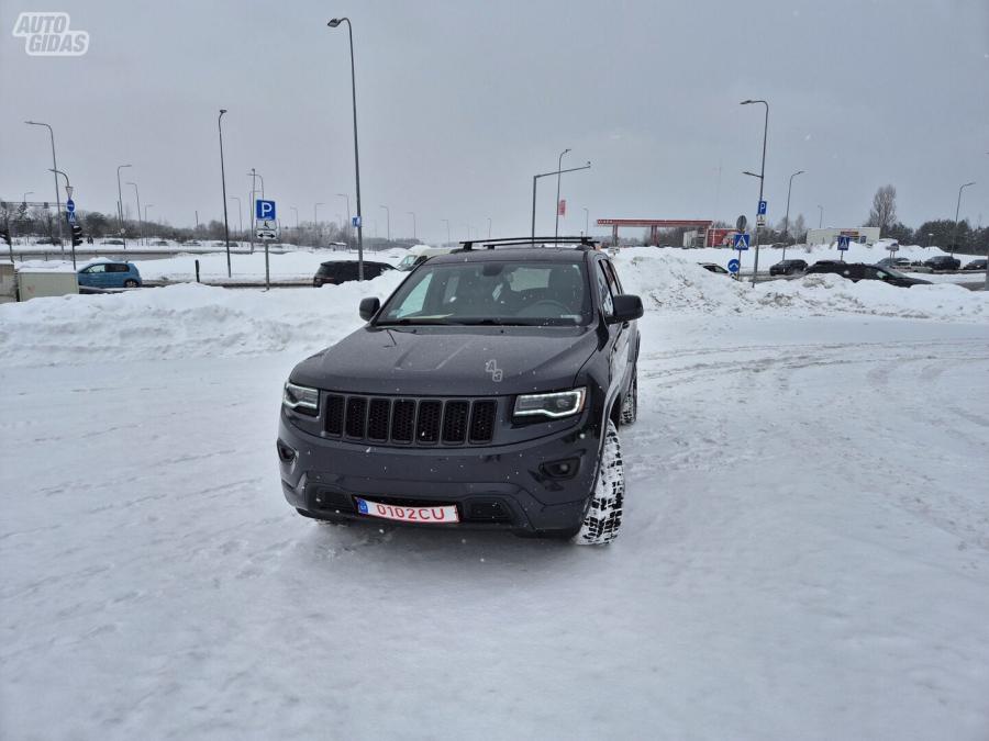 Melns Jeep Grand Cherokee 2015 Viļņa, ar dzinēja tilpumu 3.60 L un nobraukumu 309 tūkst. km par 13000 €, foto 1 vietnē AUTOMOTO.COM.LV