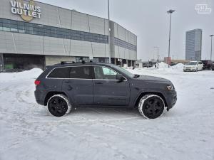 Melns Jeep Grand Cherokee 2015 Viļņa, ar dzinēja tilpumu 3.60 L un nobraukumu 309 tūkst. km par 13000 €, foto 4 vietnē AUTOMOTO.COM.LV