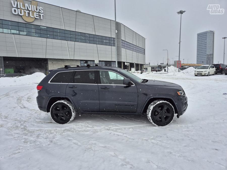 Melns Jeep Grand Cherokee 2015 Viļņa, ar dzinēja tilpumu 3.60 L un nobraukumu 309 tūkst. km par 13000 €, foto 4 vietnē AUTOMOTO.COM.LV