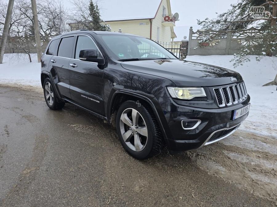 Black Jeep Grand Cherokee 2015 in Marijampole, with an engine capacity of 3.00 L and mileage of 14 thousand km for 16400 €, photo 4 on AUTOMOTO.COM.LV