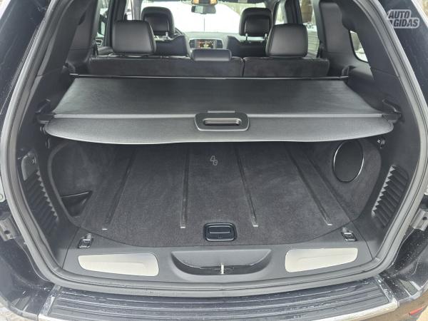Black Jeep Grand Cherokee 2015 in Marijampole, with an engine capacity of 3.00 L and mileage of 14 thousand km for 16400 €, photo 11 on AUTOMOTO.COM.LV