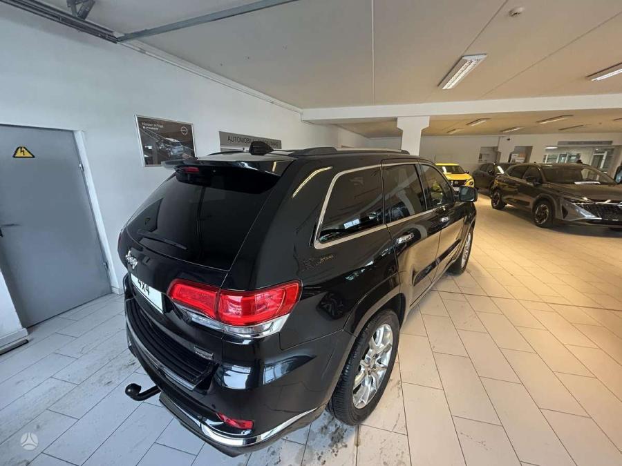 Melns Jeep Grand Cherokee 2015 Šauļi, ar dzinēja tilpumu 2.99 L un nobraukumu 151 tūkst. km par 14500 €, foto 4 vietnē AUTOMOTO.COM.LV