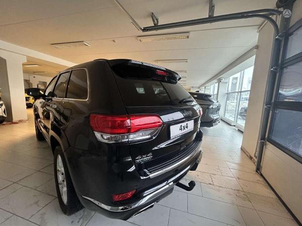 Black Jeep Grand Cherokee 2015 in Siauliai, with an engine capacity of 2.99 L and mileage of 151 thousand km for 14500 €, photo 6 on AUTOMOTO.COM.LV