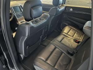 Melns Jeep Grand Cherokee 2015 Šauļi, ar dzinēja tilpumu 2.99 L un nobraukumu 151 tūkst. km par 14500 €, foto 14 vietnē AUTOMOTO.COM.LV