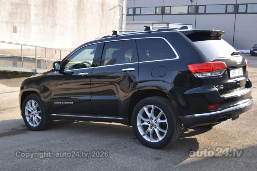 Melns Jeep Grand Cherokee 2015 Pērnava, ar dzinēja tilpumu 3.00 L un nobraukumu 187 tūkst. km par 17500 €, foto 4 vietnē AUTOMOTO.COM.LV