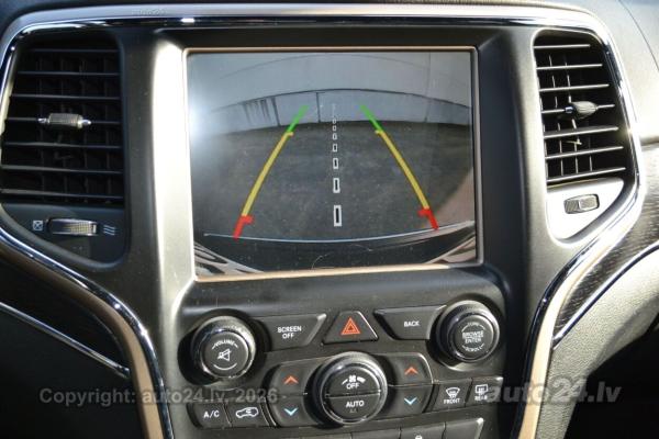 Black Jeep Grand Cherokee 2015 in Parnu, with an engine capacity of 3.00 L and mileage of 187 thousand km for 17500 €, photo 11 on AUTOMOTO.COM.LV