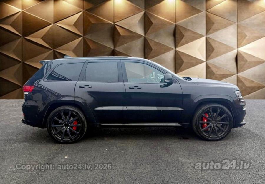 Melns Jeep Grand Cherokee 2015 Tallina, ar dzinēja tilpumu 6.40 L un nobraukumu 162 tūkst. km par 28990 €, foto 4 vietnē AUTOMOTO.COM.LV