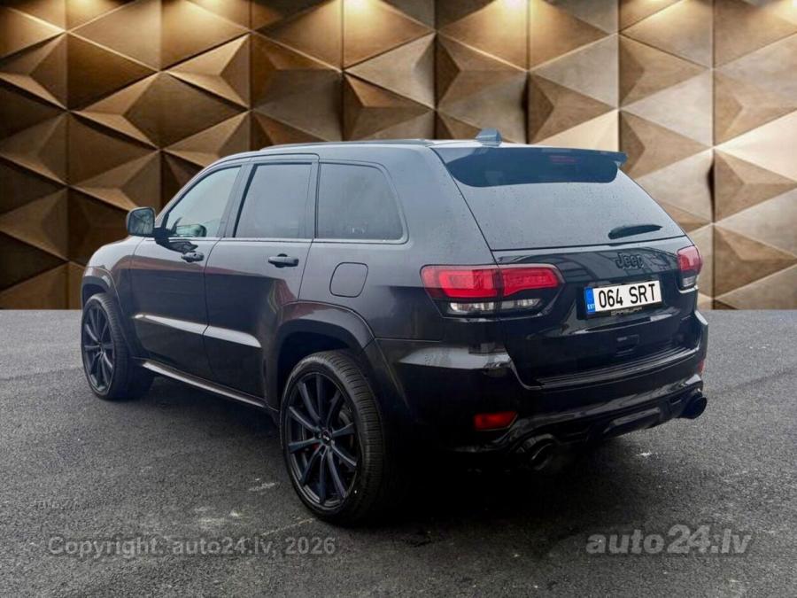 Melns Jeep Grand Cherokee 2015 Tallina, ar dzinēja tilpumu 6.40 L un nobraukumu 162 tūkst. km par 28990 €, foto 8 vietnē AUTOMOTO.COM.LV