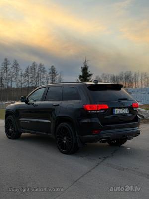 Melns Jeep Grand Cherokee 2015 Tallina, ar dzinēja tilpumu 3.00 L un nobraukumu 241 tūkst. km par 15000 €, foto 5 vietnē AUTOMOTO.COM.LV