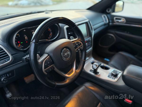 Black Jeep Grand Cherokee 2015 in Tallinn, with an engine capacity of 3.00 L and mileage of 241 thousand km for 15000 €, photo 6 on AUTOMOTO.COM.LV