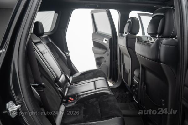 Black Jeep Grand Cherokee 2015 in Tallinn, with an engine capacity of 6.40 L and mileage of 203 thousand km for 22999 €, photo 9 on AUTOMOTO.COM.LV