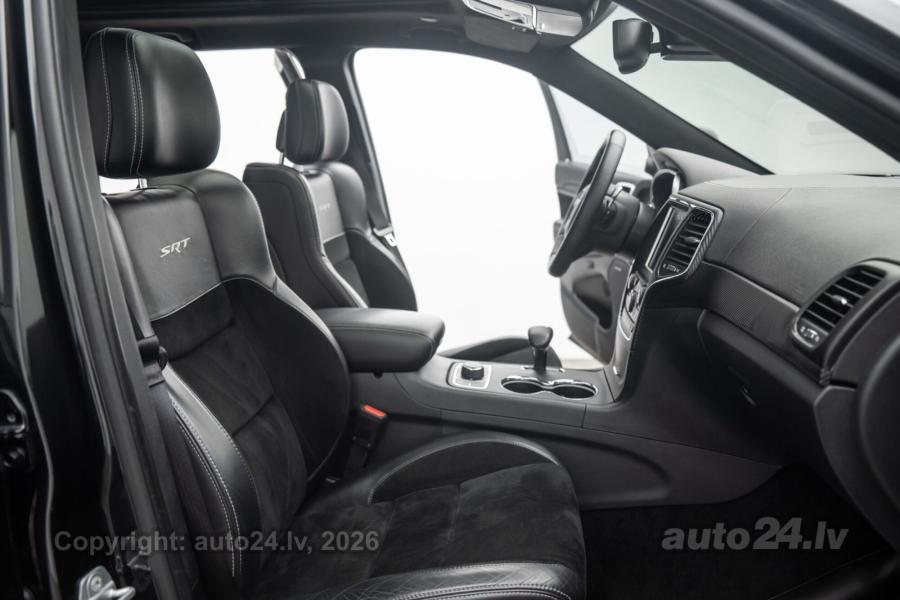 Melns Jeep Grand Cherokee 2015 Tallina, ar dzinēja tilpumu 6.40 L un nobraukumu 203 tūkst. km par 22999 €, foto 11 vietnē AUTOMOTO.COM.LV