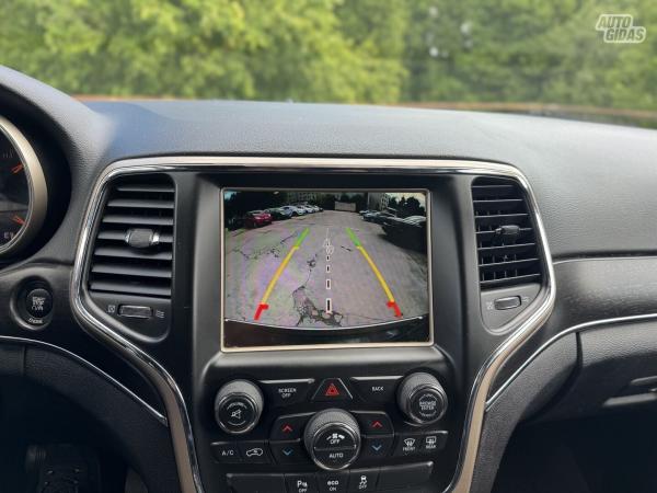 Black Jeep Grand Cherokee 2015 in Vilnius, with an engine capacity of 3.60 L and mileage of 237 thousand km for 14200 €, photo 6 on AUTOMOTO.COM.LV
