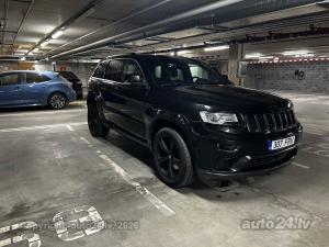 Melns Jeep Grand Cherokee 2015 Tallina, ar dzinēja tilpumu 3.00 L un nobraukumu 155 tūkst. km par 16300 €, foto  vietnē AUTOMOTO.COM.LV