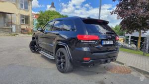 Melns Jeep Grand Cherokee 2015 Telšiai, ar dzinēja tilpumu 3.60 L un nobraukumu 179 tūkst. km par 12600 €, foto  vietnē AUTOMOTO.COM.LV